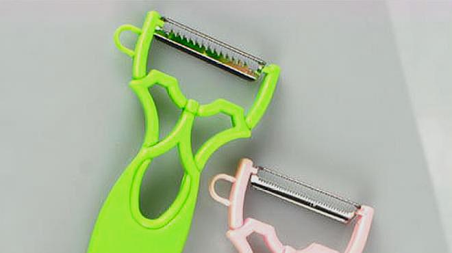 削皮刀上有一个小机关,看完才明白,后悔没早点知道