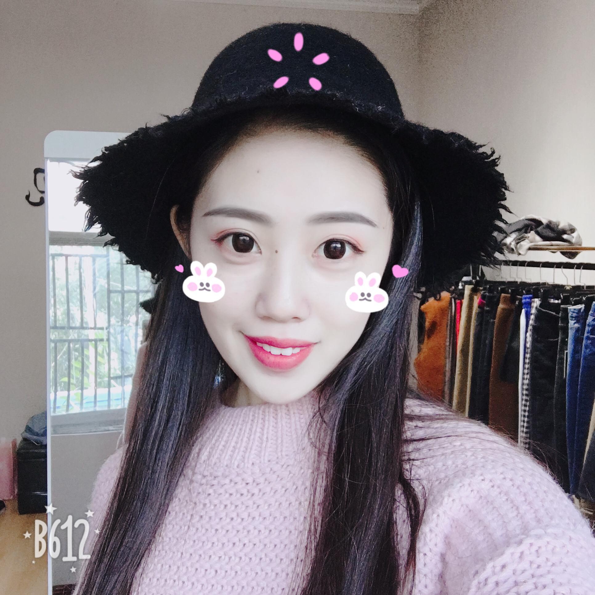 爱搞笑的小姑娘啊 