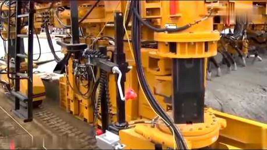 「案例实操-施工视频」17——滑模混凝土路面工地实拍机械施工