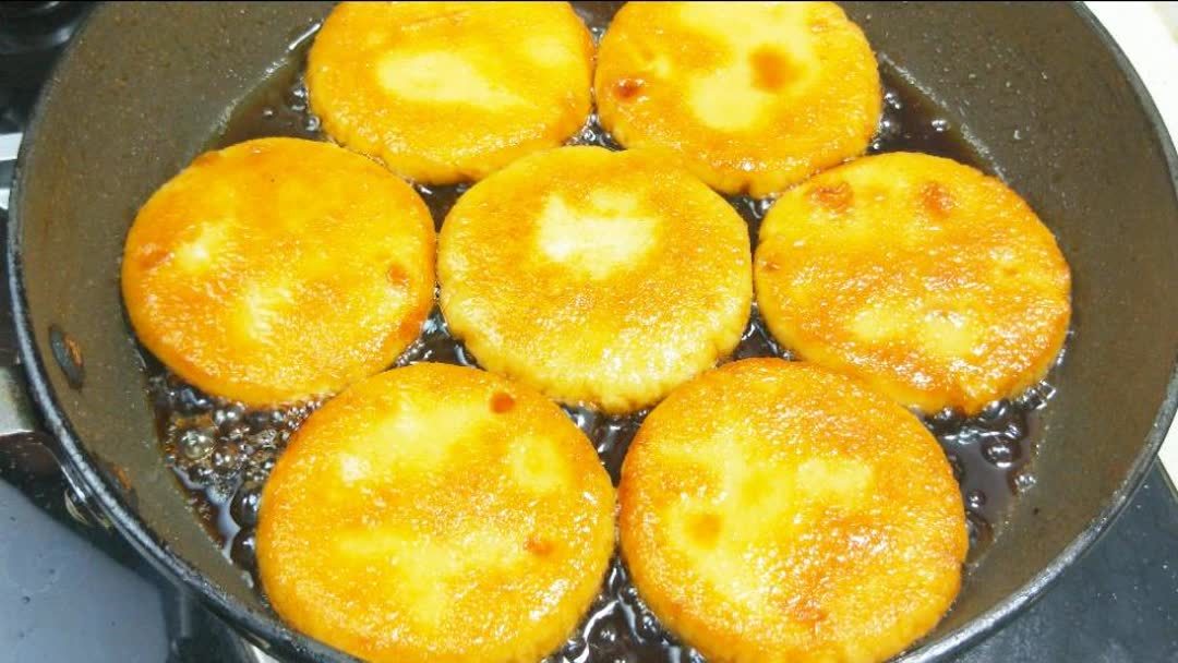 最近很火的网红小吃,比油条还香,一次做8个不够吃,做法超简单