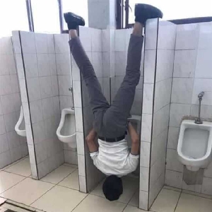 寒生秋水易烦忧 