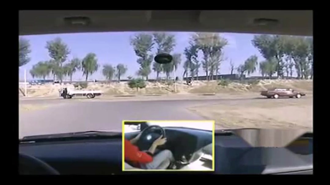 驾校的桑塔纳汽车,科目二坡道起步,离合器抬到半联动,车子肯