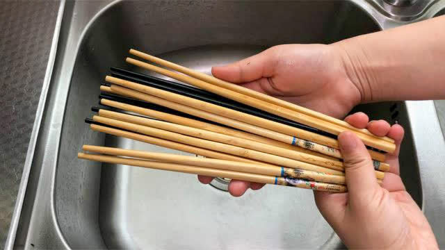 洗筷子不要用洗洁精,别用水煮,教你正确方法,洗得干净卫生