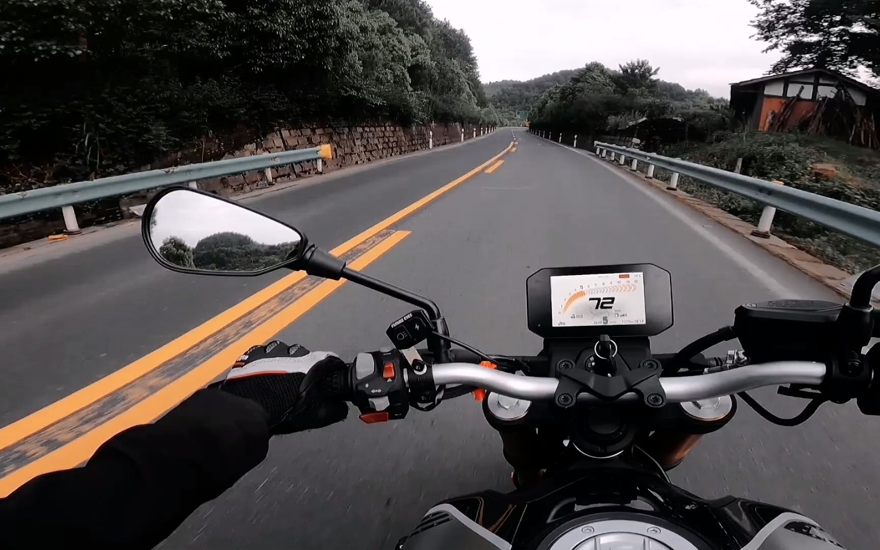 无极350AC第一视角原声浅跑一段