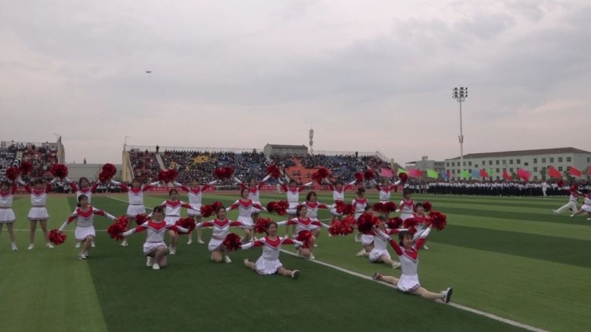 乾县一中第十届体育节开幕式教师啦啦操方阵