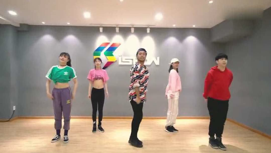 最近被一首魔性《海草舞》洗脑了,今天终于看到舞蹈版了!