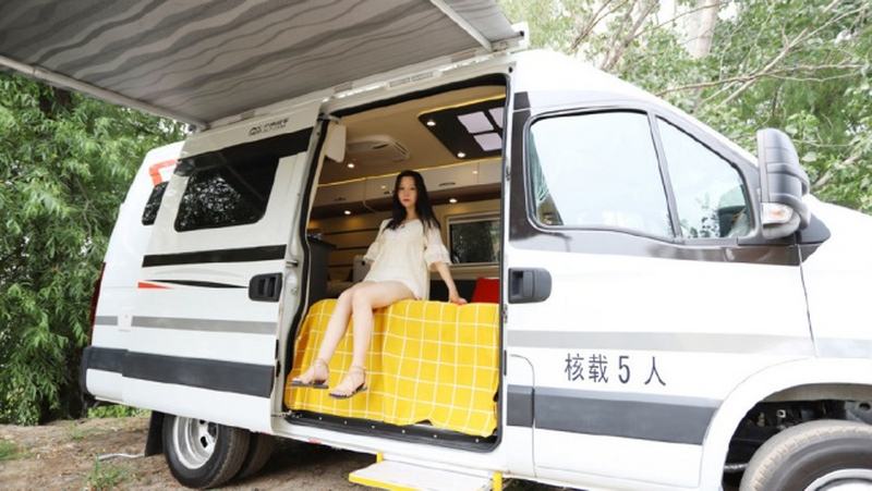 依维柯底盘3.0T的B型房车卖这个价格?这才是最良心的房车