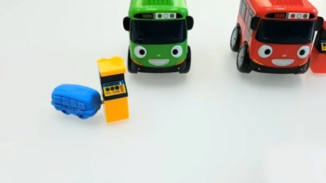 用太空沙制作托马斯小火车的加油站,一起来加油吧