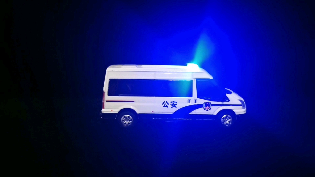 1/64GCD全顺V348公安警车模型