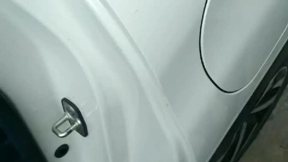 车门的卡扣设计的不是很美观「来自懂车帝车友圈」