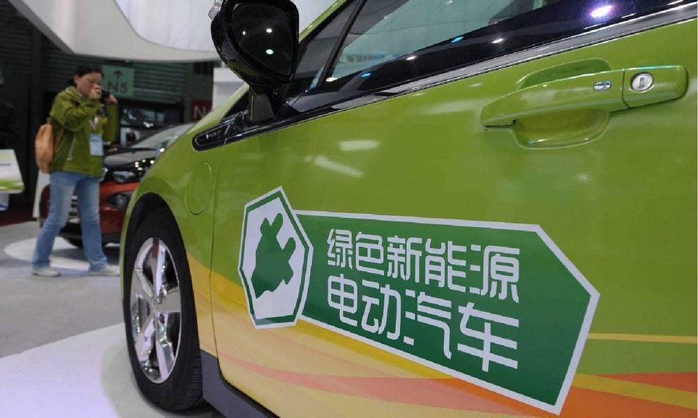 第一批新能源车主哭了!电池寿命已尽,价格曝光,车主:真换不起