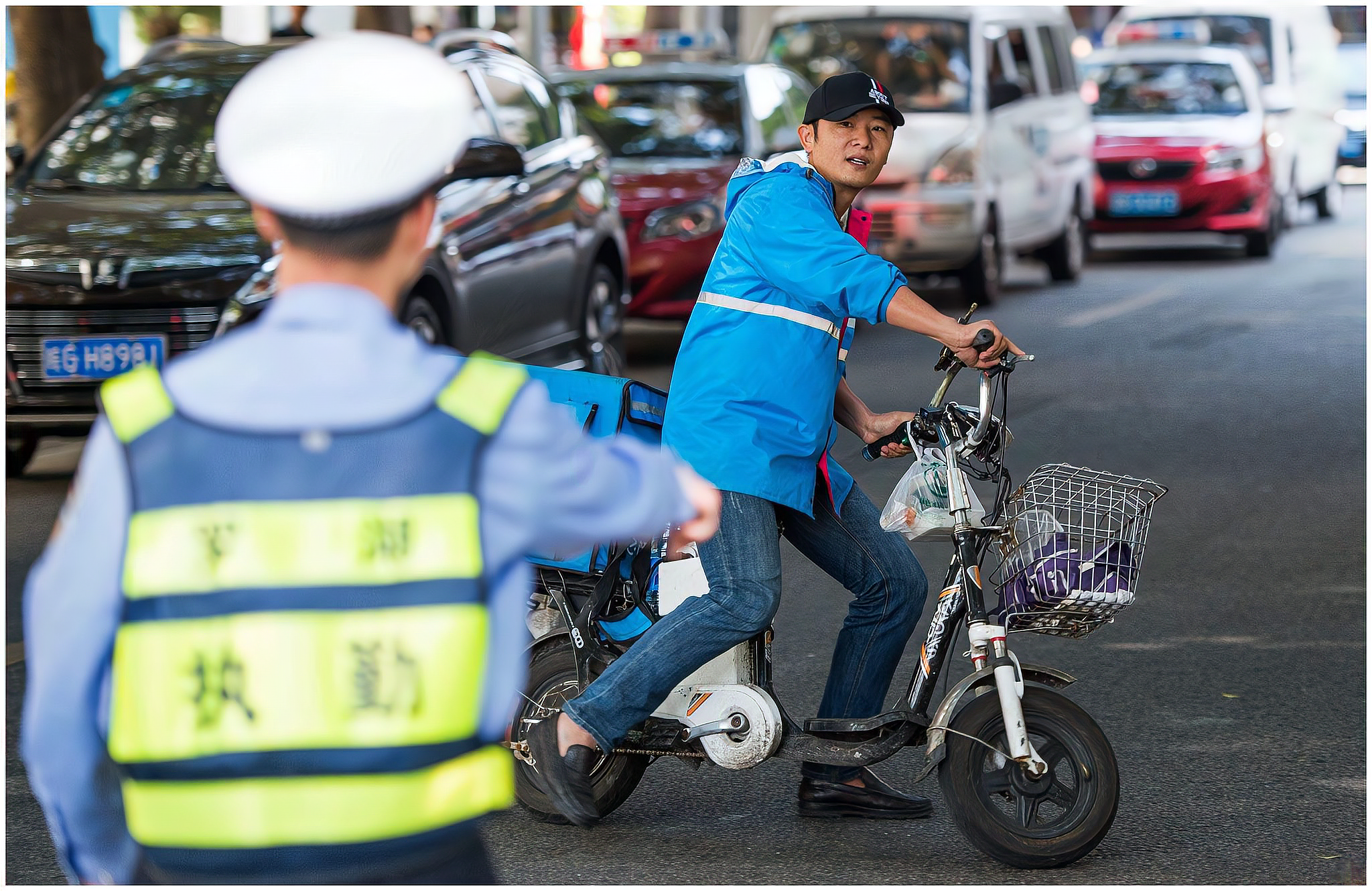 电动车不能再随便骑?交警提醒:不会心慈手软,发现一个罚一个!