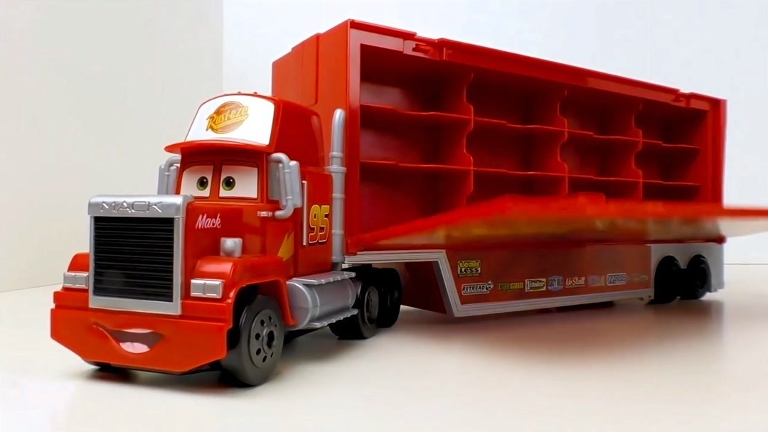 迪斯尼动画片的汽车总动员所有玩具车 哈德逊医生和麦昆 小汽车