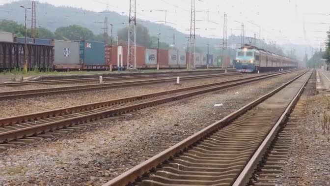 实拍T8352广州到坪石的列车