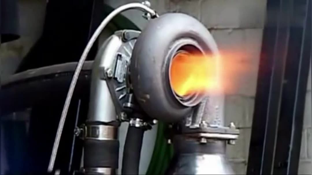 终于知道汽车涡轮增压器是什么,动力好猛