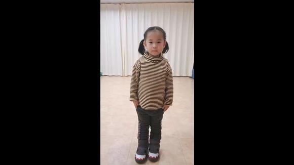 小雨伞的个人表演