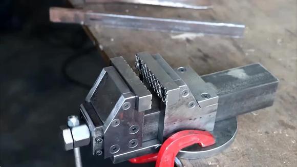 自制一台卡钳 一点也不比买的差