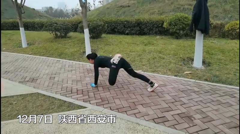 女子模仿十多种动物爬行治好腰病!多人开始效仿