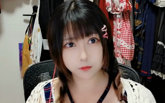 前方卡卡出没 是微胖的女朋友 2022-07-06 直播