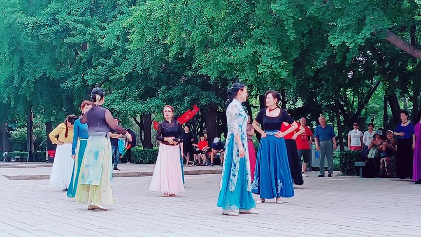 梦璇老师领舞表演《画你》小莹编舞,优雅迷人美醉心灵!玲珑舞蹈