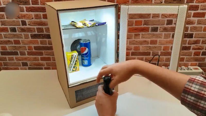 没想到迷你冰箱这么容易做,看完我都跃跃欲试