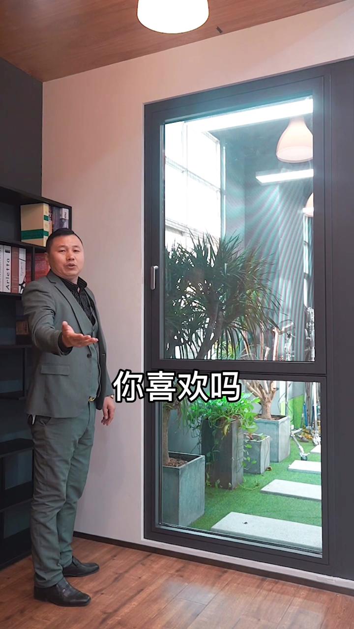 上面可以做窗户, 整体又可以做门,这样的门联窗你喜欢吗#门窗 #系统...