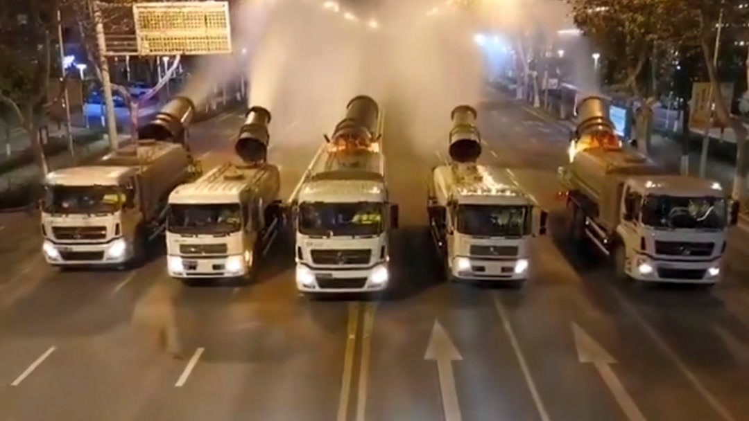 湖北荆门疫情防控全城消毒,连续四天夜晚作业!