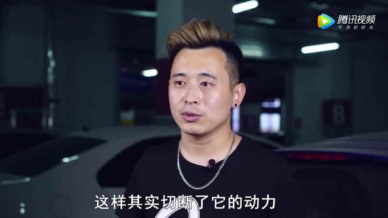 手动挡的车子减速时,先踩刹车还是先踩离合?后悔没早知道!