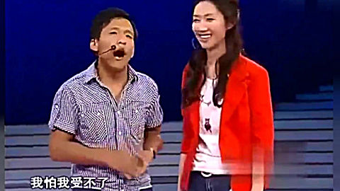 宋小宝被美女贴身热舞,是心动的感觉,我的速效救心丸呢!