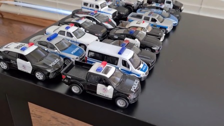 汽车模型!让我们一起来看看国外的警车是怎么进入到水箱里的吧