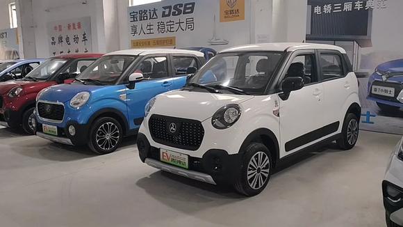 油电两用的电动四轮车鸿日u8,一键启动飞机档把,最主要的是包邮