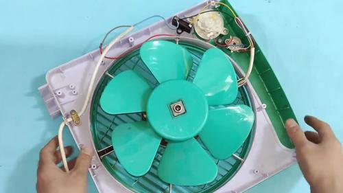 风扇通电后不转,老电工不用拆开就知道是哪里的毛病,故障很简单