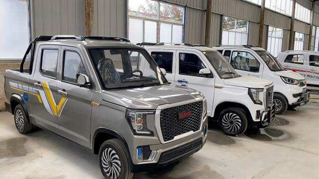 双排幻影大皮卡，拉人载货两不耽误，载重一吨，皮卡王中王