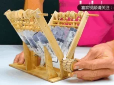 diy大神的手艺(木板+针管+纸盒=v8引擎模型)