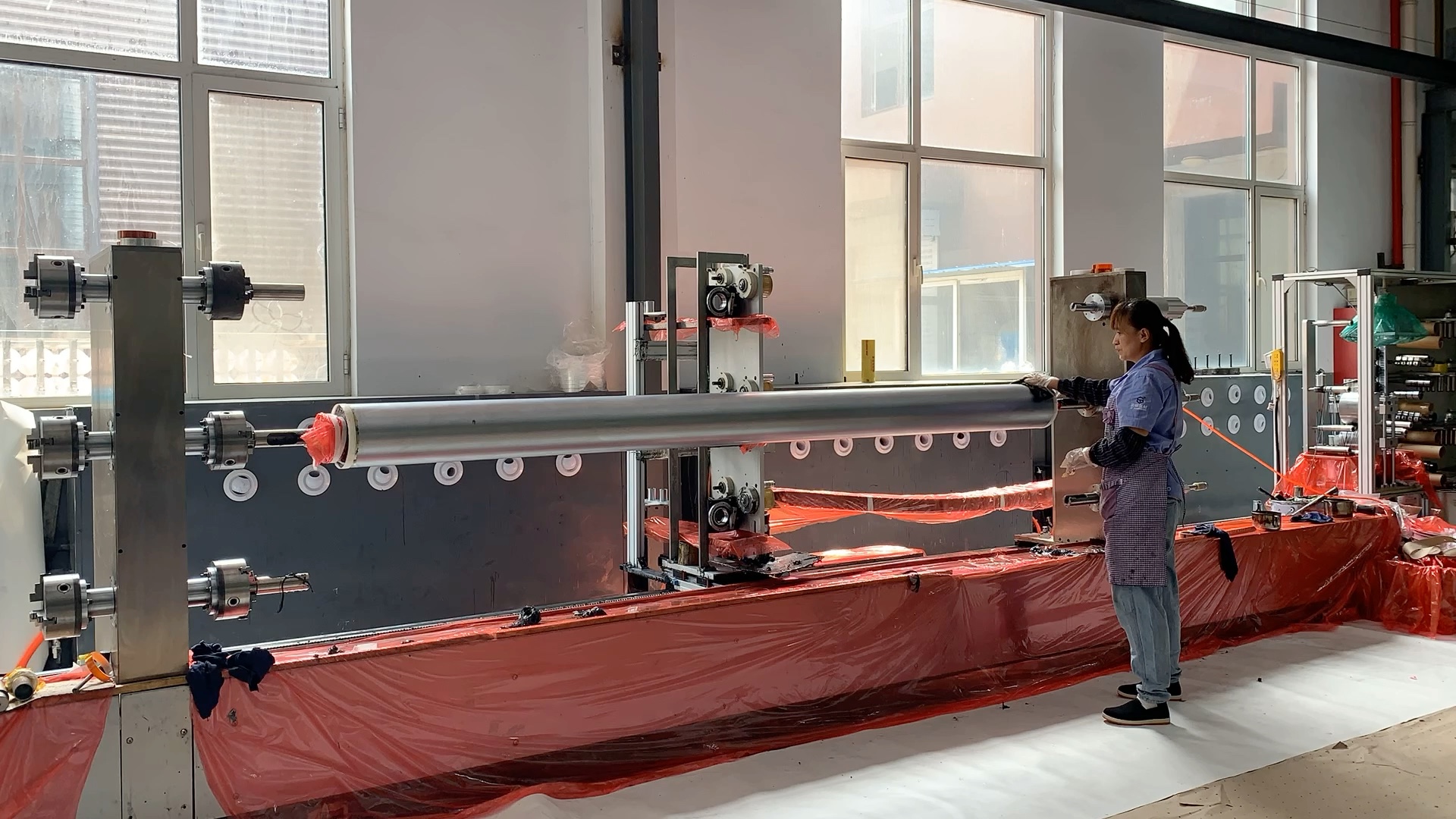 碳纤维缠绕管第一步打蜡