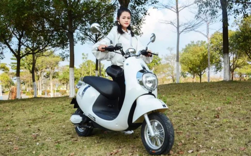 电动车出现倒车自走故障找不到原因,师傅教你维修方法!