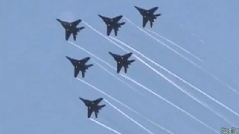 俄罗斯特技表演庆祝俄空军成立105周年