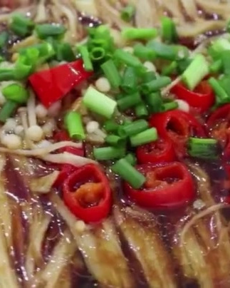 蒜蓉金针菇:做法简单易学,一上桌就被抢光光