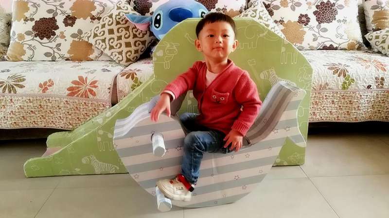 老公用废纸箱做了28个宝宝玩具,家里比游乐场还好玩,省了不少钱