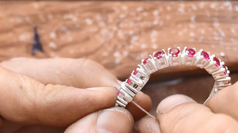 国外大叔究竟是如何用3D打印机制作珠宝手链的,真佩服他的技术