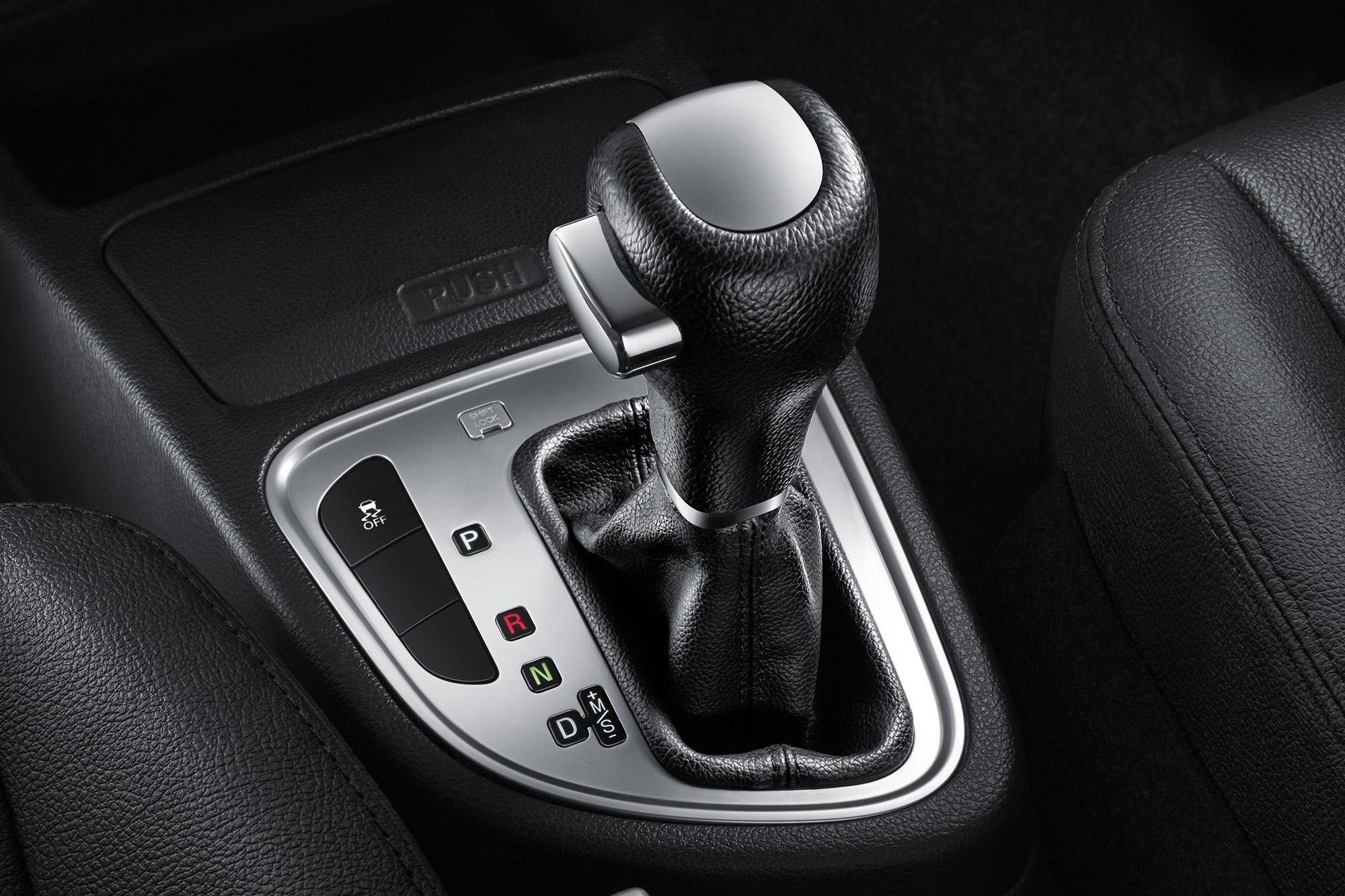 手自一体的车,自动模式和手动模式哪个更省油?很多人做错了