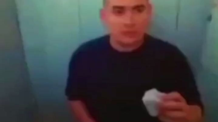 占用了残疾人的厕所之后。