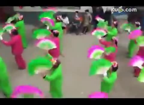 中老广场舞秧歌舞扇子舞开门红动作分解教学