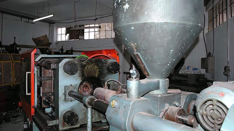 磨粉机的工作原理、操作流程及维修保养方案