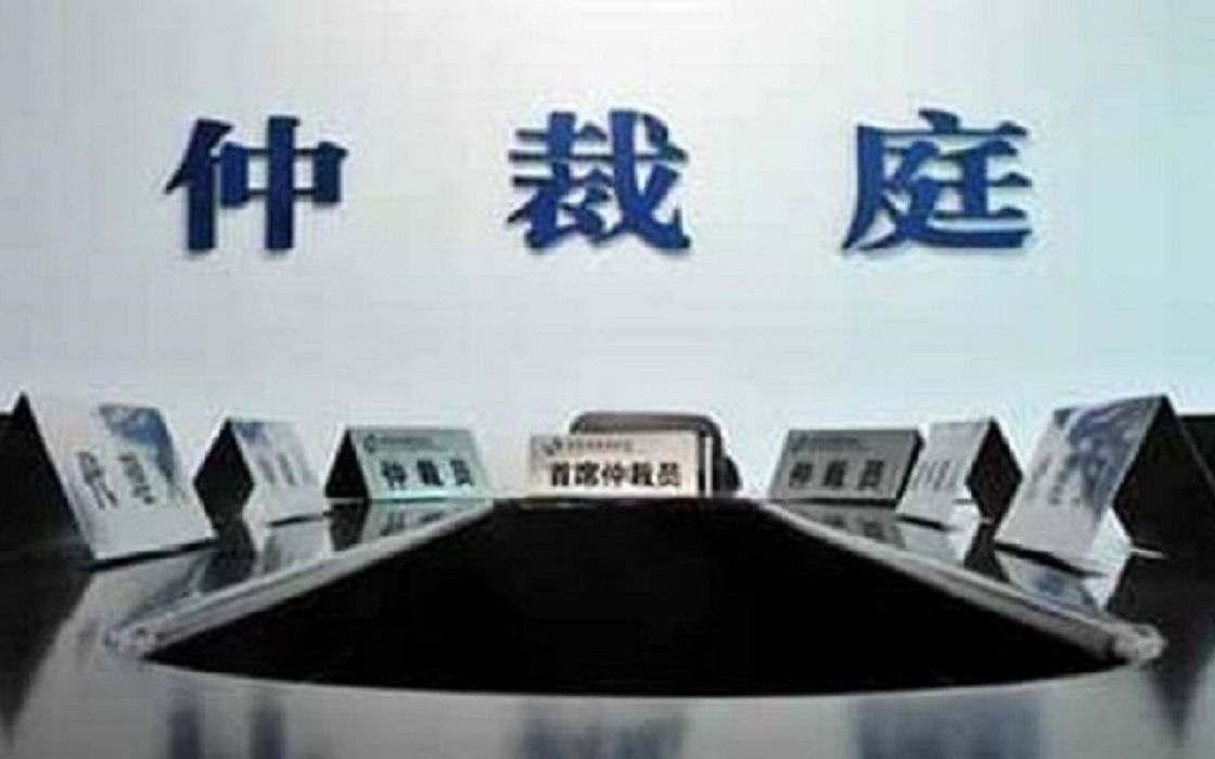 用人单位这种行为是犯法的哦,根据法律:员工可以拿到一大笔赔偿