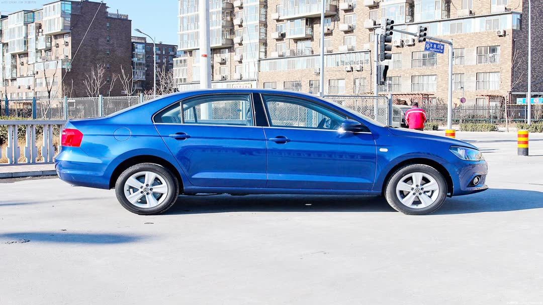 低配的大众捷达比高配的国产车好在哪?这么多人宁愿选择它!