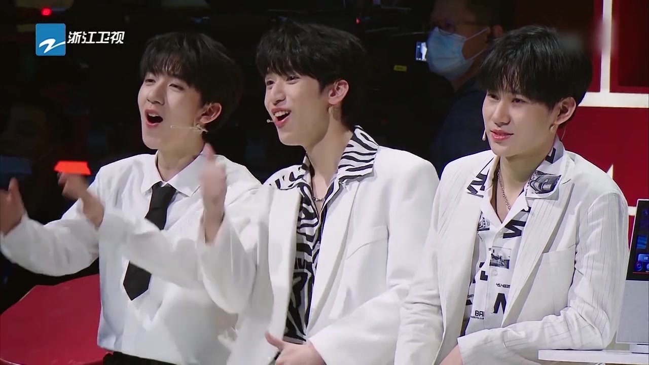 到底是什么题目?让沈腾华晨宇默契为0,看的小宋一脸懵!