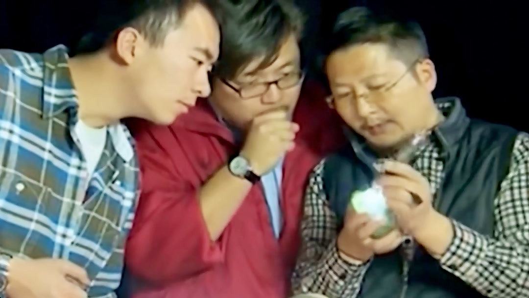 价值30万的冰种翡翠原石,切割过程跌宕起伏最后从亏损到净赚90万