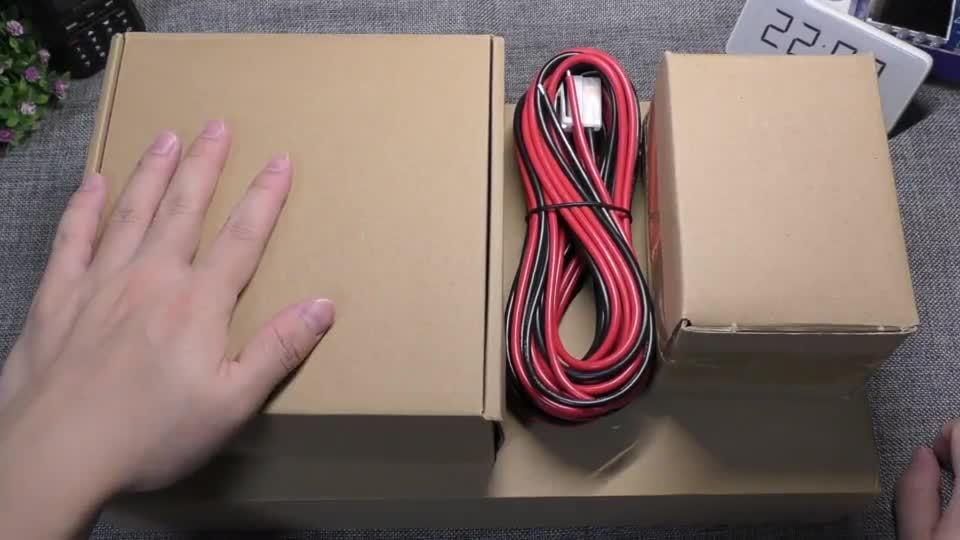 开箱一款多功能车载电台