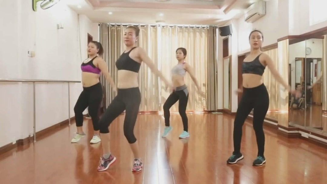 15分钟减肥操健身操,瘦肚子瘦腿尤其快,3天出效果7天下来瘦一圈